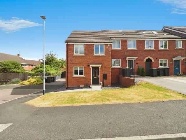 3 bedroom semi detached house for sale in Tyrian Street, Nottingham, NG16