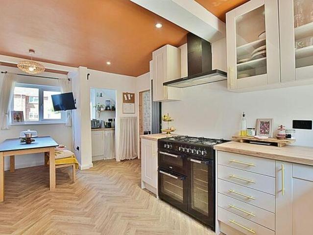 3 bedroom semi detached house for sale in Uffington Avenue, Lincoln, LN6