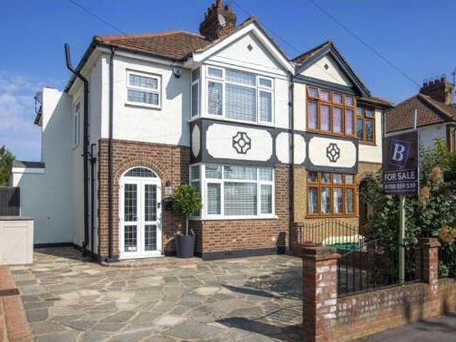 3 Bedroom Semi detached House For Sale In Upminster