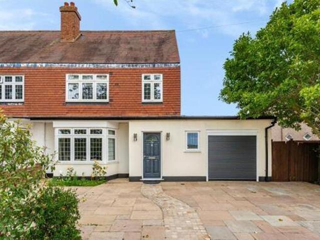 3 Bedroom Semi detached House For Sale In Upminster