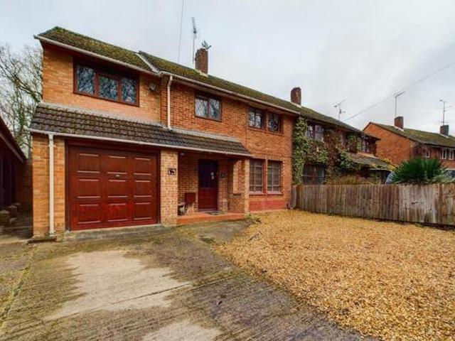 3 Bedroom Semi detached House For Sale In Upper Basildon