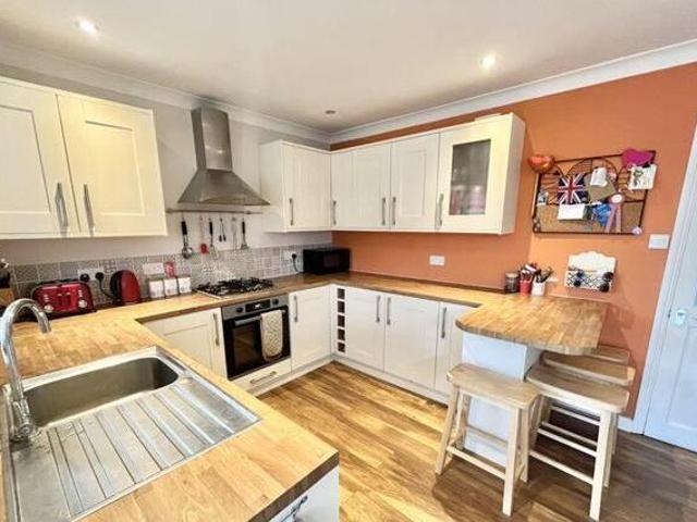 3 Bedroom Semi detached House For Sale In Upton