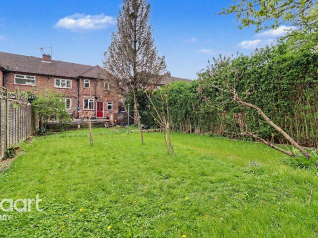 3 bedroom semi detached house for sale in Uttoxeter New Road, Derby, DE22