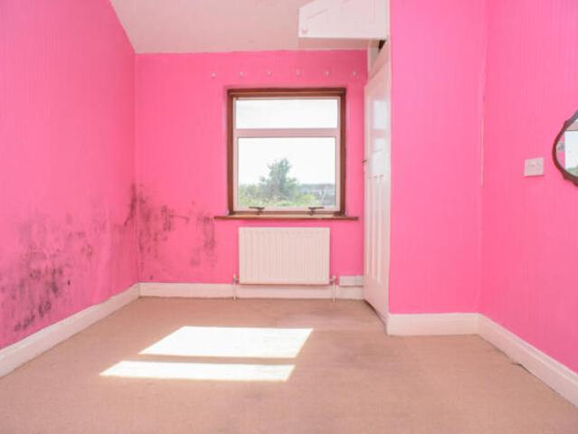 3 bedroom semi detached house for sale in Vale Road, Gravesend, DA11