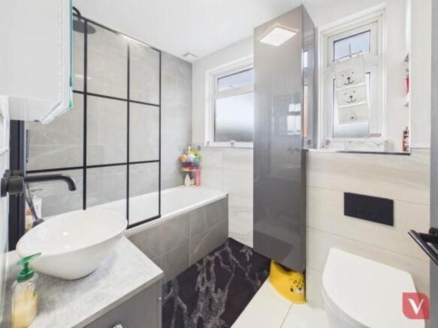 3 bedroom semi detached house for sale in Verulam Gardens, Luton, LU3