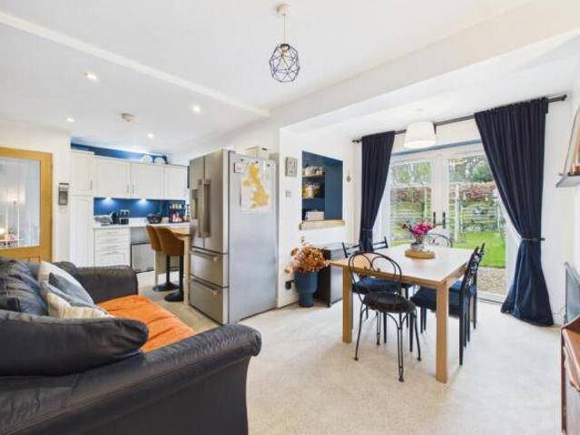 3 bedroom semi detached house for sale in Vernon Road, Dore, S17 3QE, S17