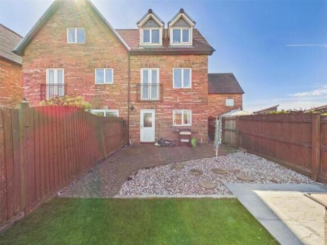 3 bedroom semi detached house for sale in Vestry Gardens, Gloucester, Gloucestershire, GL4