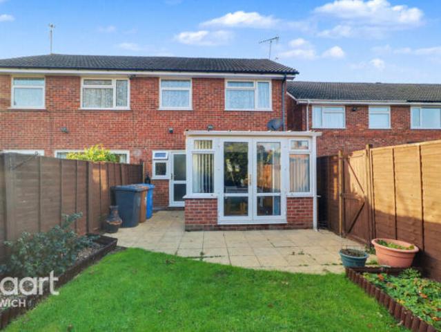 3 bedroom semi detached house for sale in Vincent Close, Ipswich, IP1
