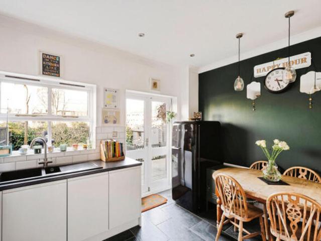 3 bedroom semi detached house for sale in Victoria Road, Brentwood, CM14