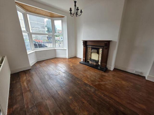 3 bedroom semi detached house for sale in Victoria Road, Warley, Brentwood CM14