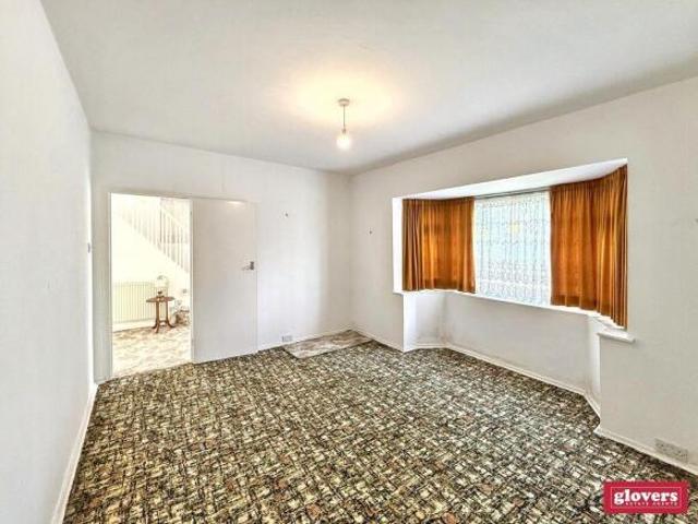 3 bedroom semi detached house for sale in Vicarage Road, Kings Heath, Birmingham, B14