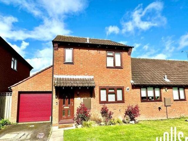 3 Bedroom Semi detached House For Sale In Wanborough, Swindon
