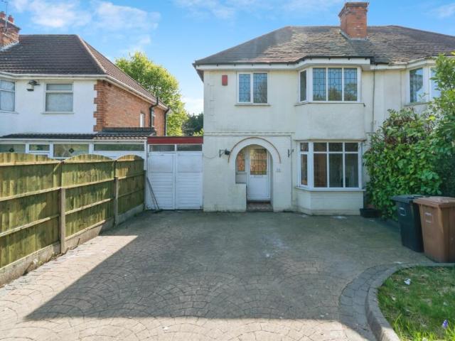 3 bedroom semi detached house for sale in Wagon Lane, Solihull, West Midlands, B92