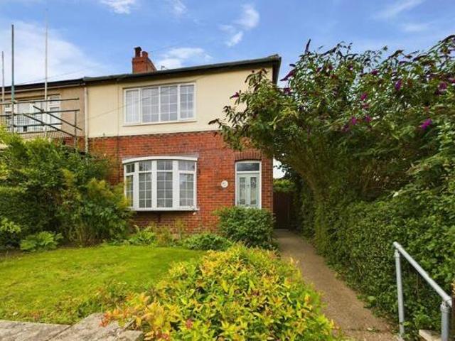 3 Bedroom Semi detached House For Sale In Wakefield
