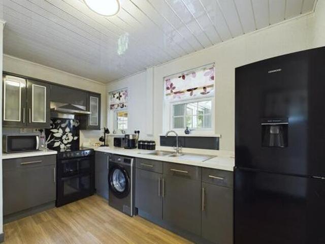 3 Bedroom Semi detached House For Sale In Wakefield