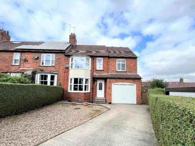 3 Bedroom Semi detached House For Sale In Wakefield