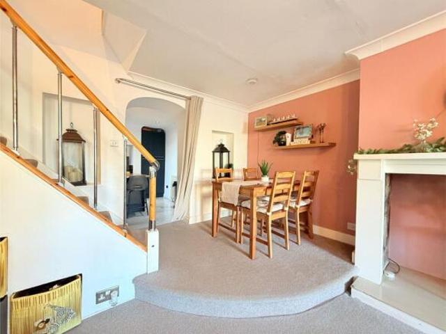 3 bedroom semi detached house for sale in Wakefield Road, Huddersfield, HD5