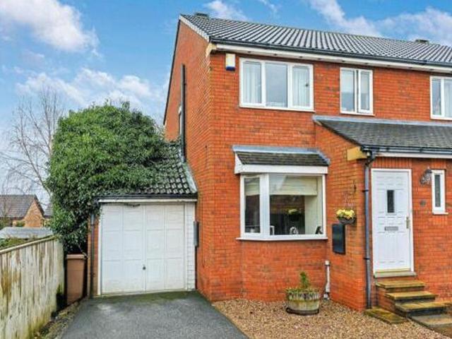 3 Bedroom Semi detached House For Sale In Wakefield, West Yorkshire