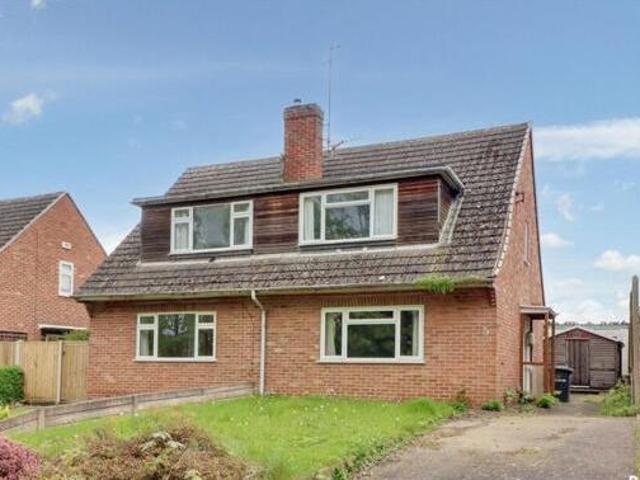 3 Bedroom Semi detached House For Sale In Walton on trent