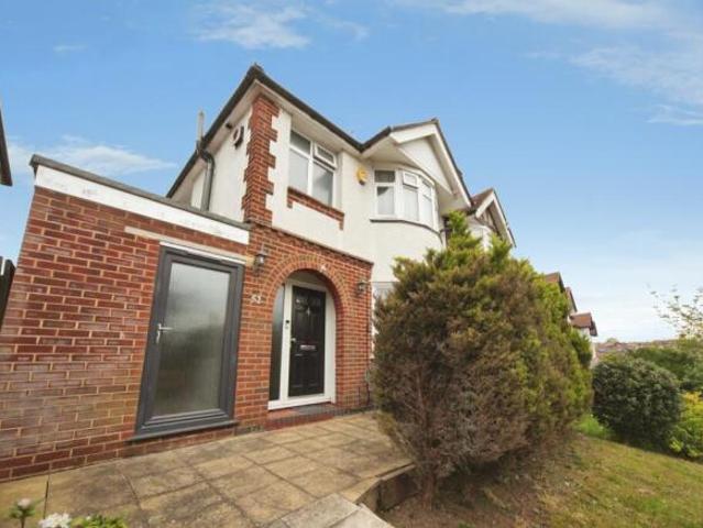 3 bedroom semi detached house for sale in Walcot Avenue, Luton, LU2