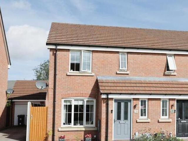 3 Bedroom Semi detached House For Sale In Warwick, Warwickshire