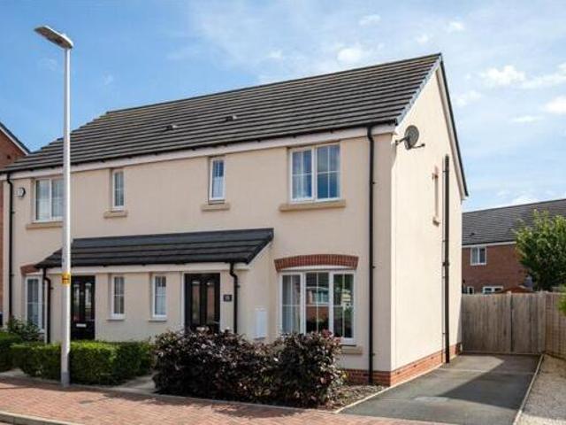 3 Bedroom Semi detached House For Sale In Warwick, Warwickshire