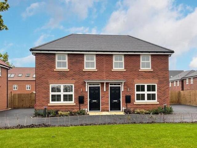 3 Bedroom Semi detached House For Sale In Warwick, Warwickshire
