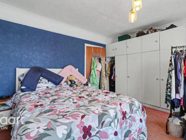 3 bedroom semi detached house for sale in Wardown Crescent, Luton, LU2