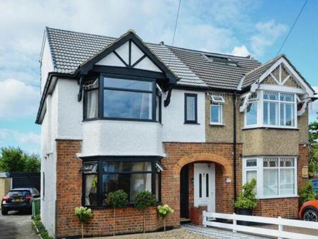 3 Bedroom Semi detached House For Sale In Watford