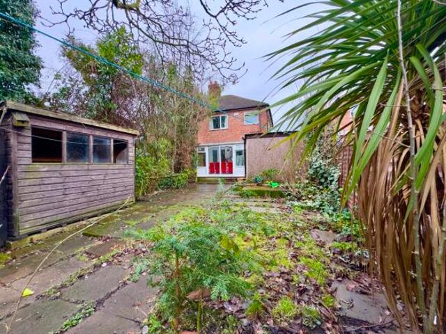 3 bedroom semi detached house for sale in Welwyn Road, Wollaton, NG8