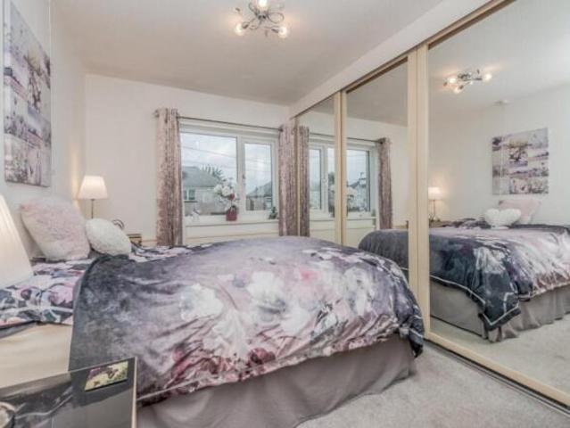 3 bedroom semi detached house for sale in Welbeck Drive, Bradford, BD7