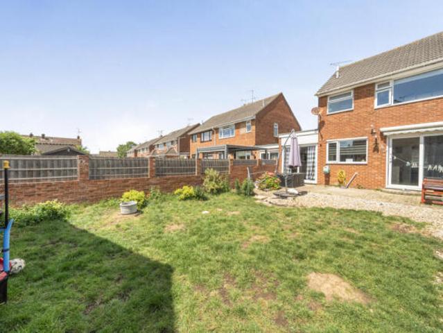 3 bedroom semi detached house for sale in Welford Close, Stratton St Margaret, Swindon, SN3
