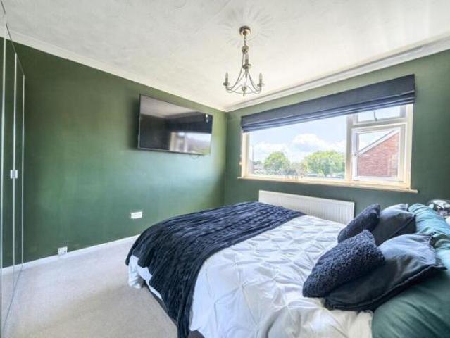 3 bedroom semi detached house for sale in Welford Close, Stratton St Margaret, Swindon, SN3