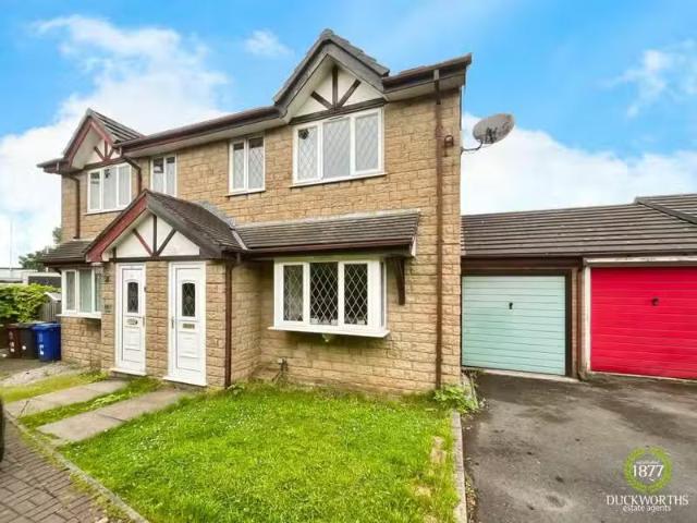 3 bedroom semi detached house for sale in Wellfield, Clayton L.