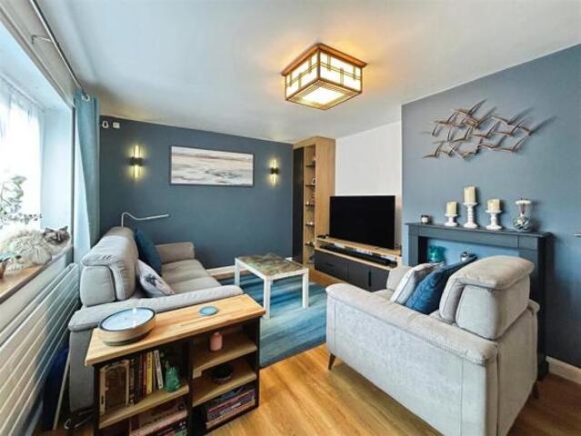 3 bedroom semi detached house for sale in Wellington Road, Leamington Spa, CV32