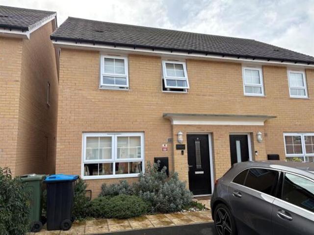 3 bedroom semi detached house for sale in Wells Grove, Eagle Farm South, Milton Keynes, MK17