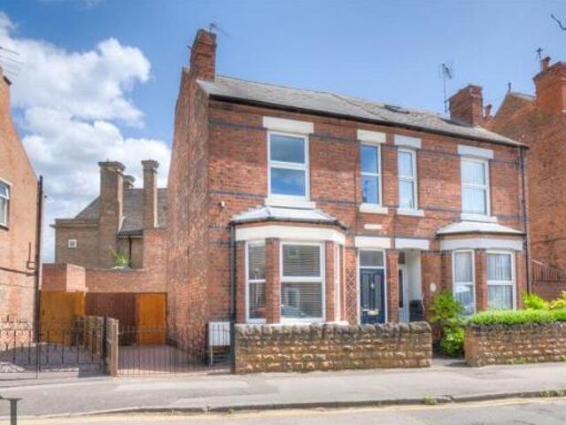 3 Bedroom Semi detached House For Sale In West Bridgford