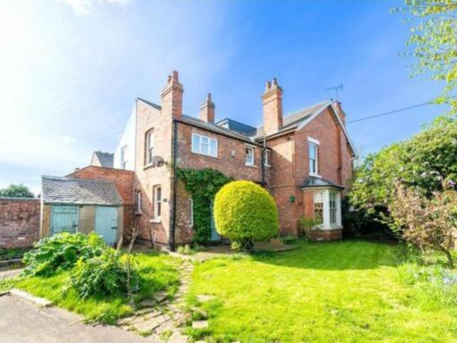 3 Bedroom Semi detached House For Sale In West Bridgford, Nottingham