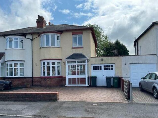 3 Bedroom Semi detached House For Sale In West Bromwich, West Midlands