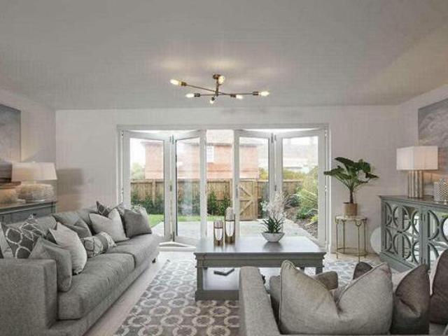 3 Bedroom Semi detached House For Sale In West Field Lane
