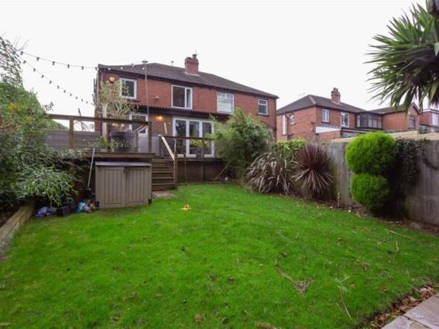 3 bedroom semi detached house for sale in West Park Drive West, Roundhay, LS8
