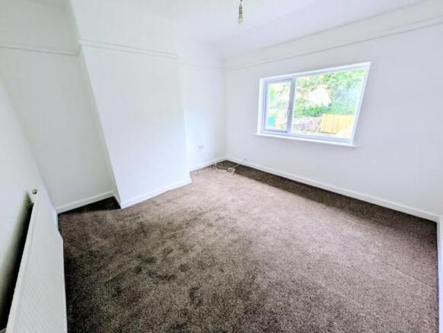 3 bedroom semi detached house for sale in West Royd Road, Shipley, BD18