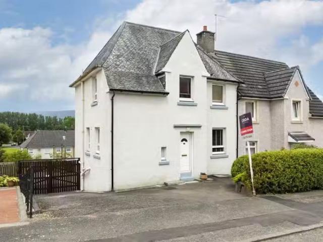 3 bedroom semi detached house for sale in Westergreens Avenue.