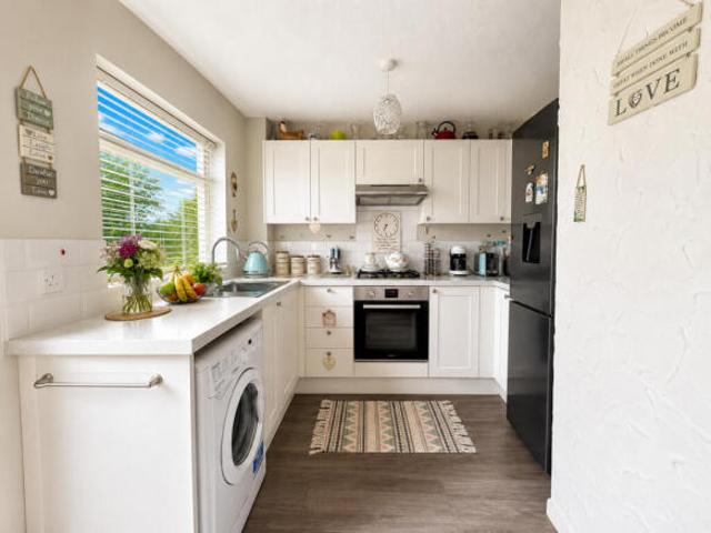 3 bedroom semi detached house for sale in Western Approaches, Eastwood, SS2