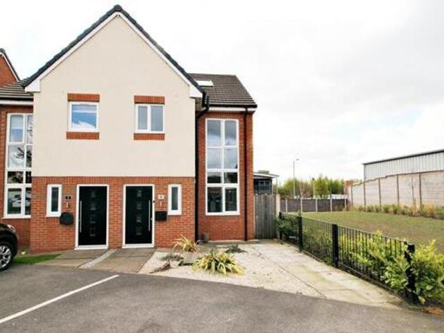 3 Bedroom Semi detached House For Sale In Westhoughton