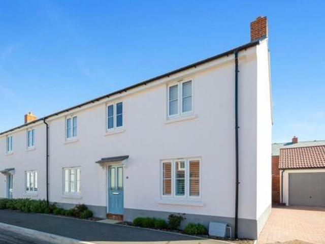 3 Bedroom Semi detached House For Sale In Weymouth