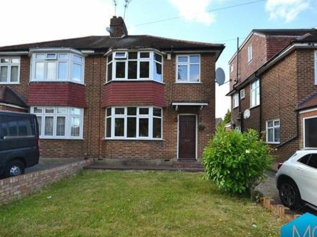 3 Bedroom Semi detached House For Sale In Whetstone, London