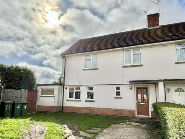 3 Bedroom Semi detached House For Sale In Whetstone, Leicester