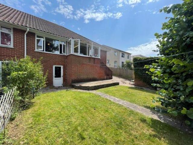3 bedroom semi detached house for sale in Wheatfield Way, Brighton, BN2