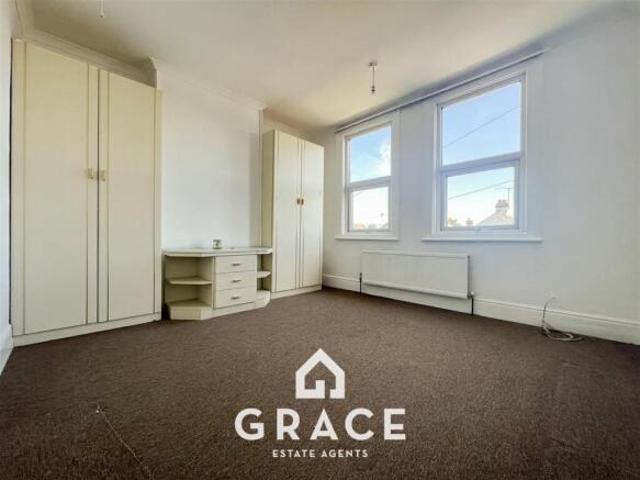 3 bedroom semi detached house for sale in Wherstead Road, Ipswich, IP2